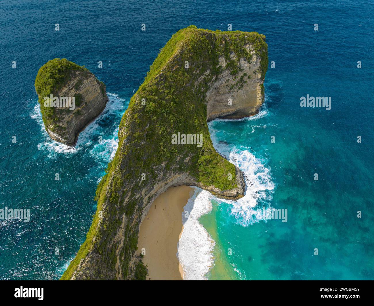 Kelingking beach wave sea hi-res stock photography and images - Alamy