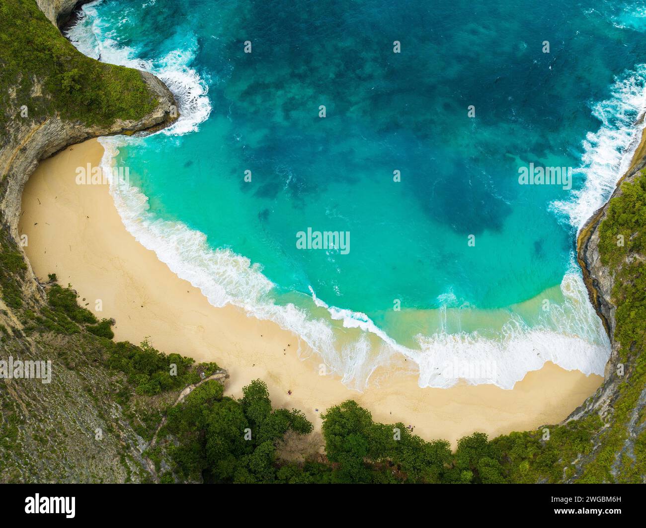 Beautiful beach on kelingking hi-res stock photography and images - Alamy
