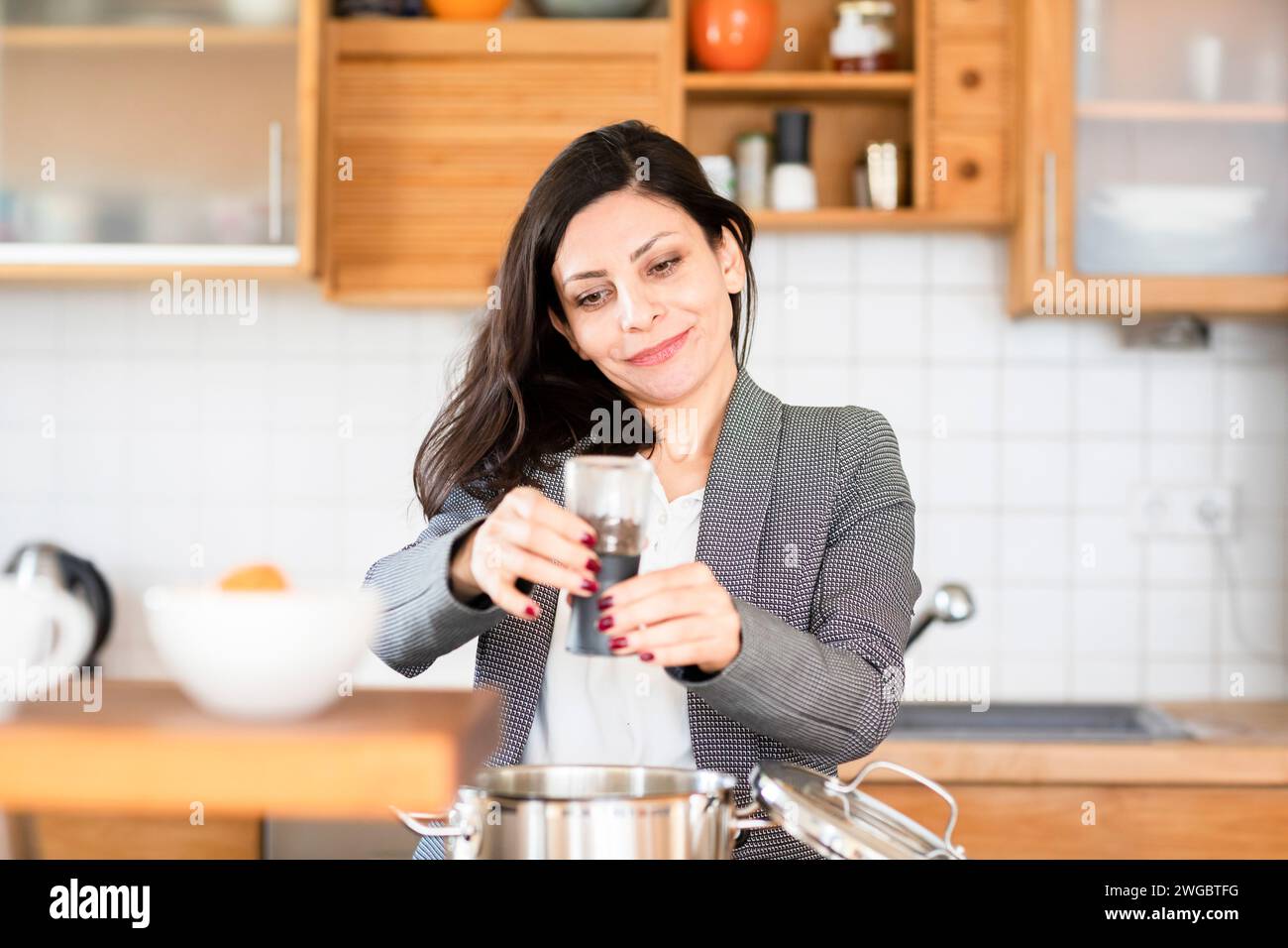 Kitchen food making preparing hi-res stock photography and images - Alamy