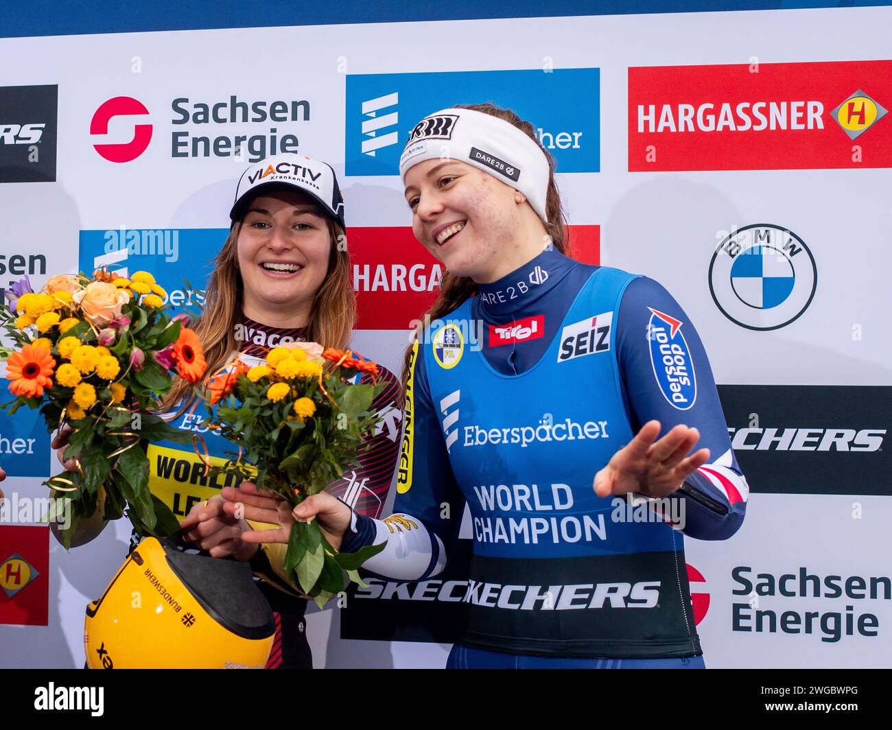Julia Taubitz (Deutschland), Lisa Schulte (Oesterreich) jubeln und ...