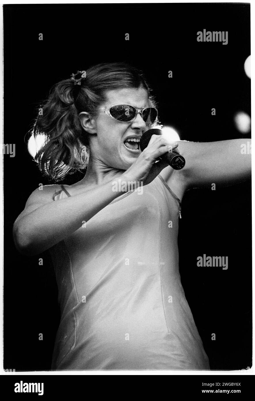 Victoria Newton of the dance band Strike playing at Cardiff Big Weekend ...