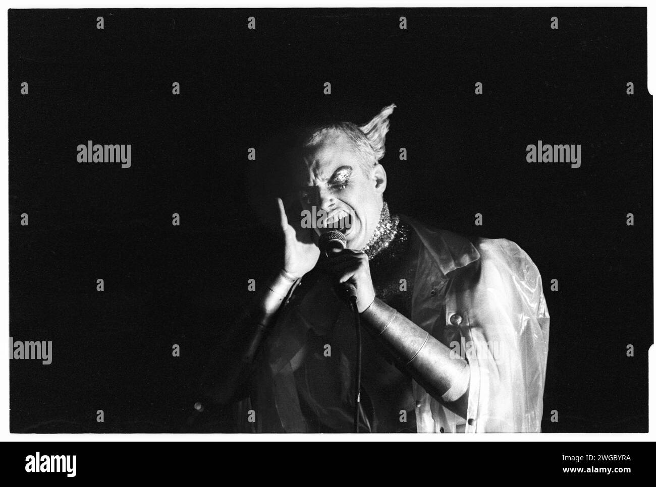 Concert performance avant garde Black and White Stock Photos & Images ...