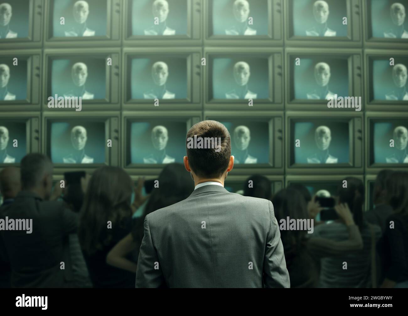 Tv screens man hi-res stock photography and images - Alamy