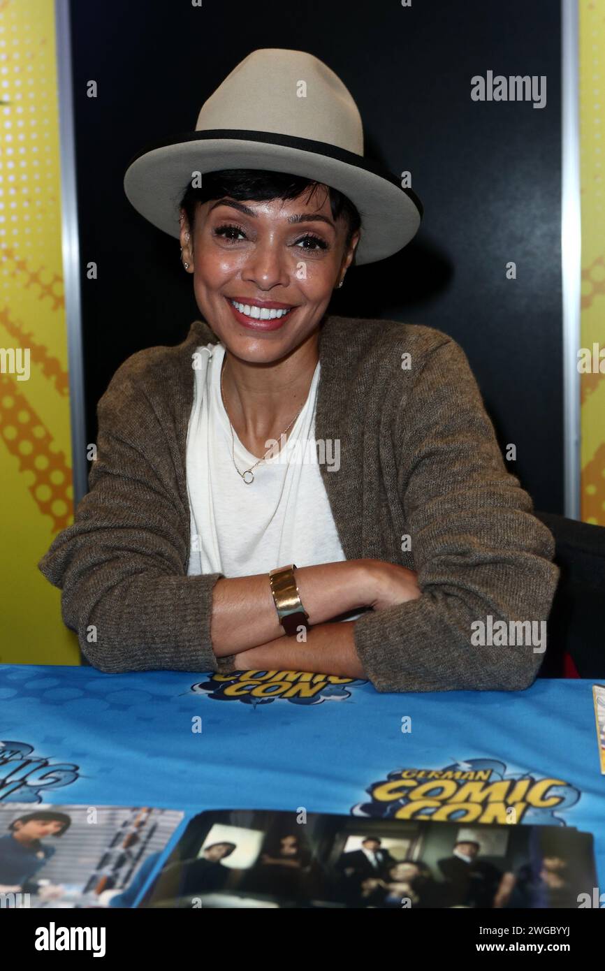 Tamara taylor hi-res stock photography and images - Alamy