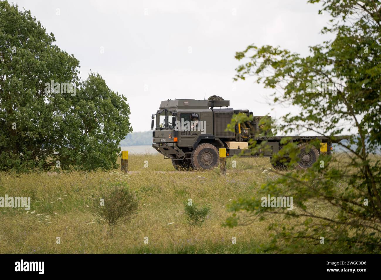 British army man support vehicle hi-res stock photography and images ...
