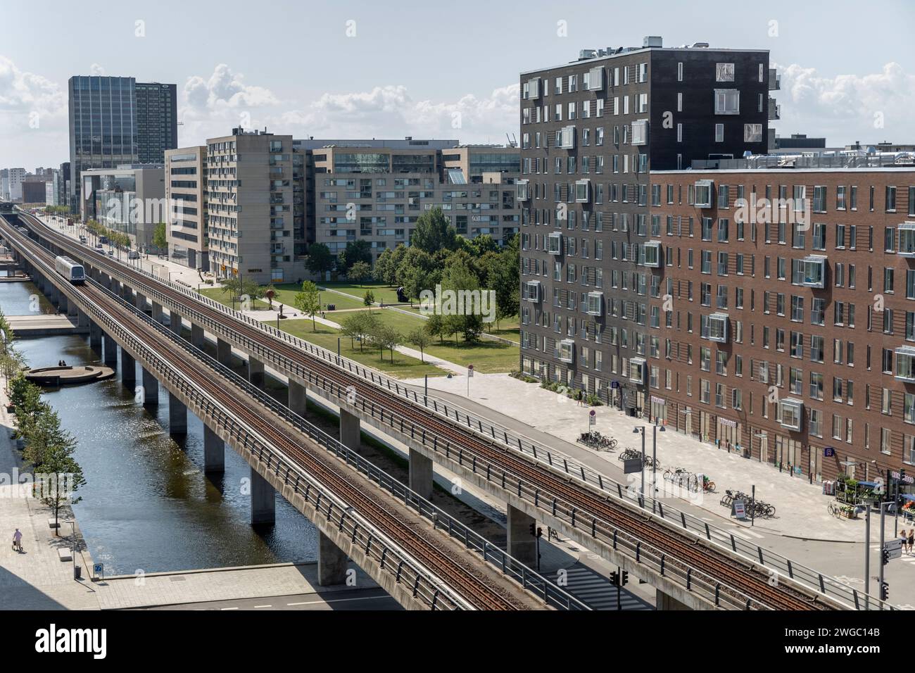 Moderne Architektur und Metro, Stadtteil Orestadt (¯restad,) Amager ...