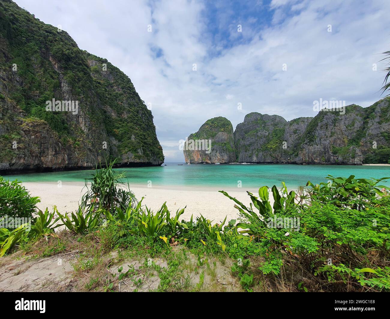 Phi Phi, Thailand - December 10, 2023: Amazing Maya Bay on Phi Phi ...