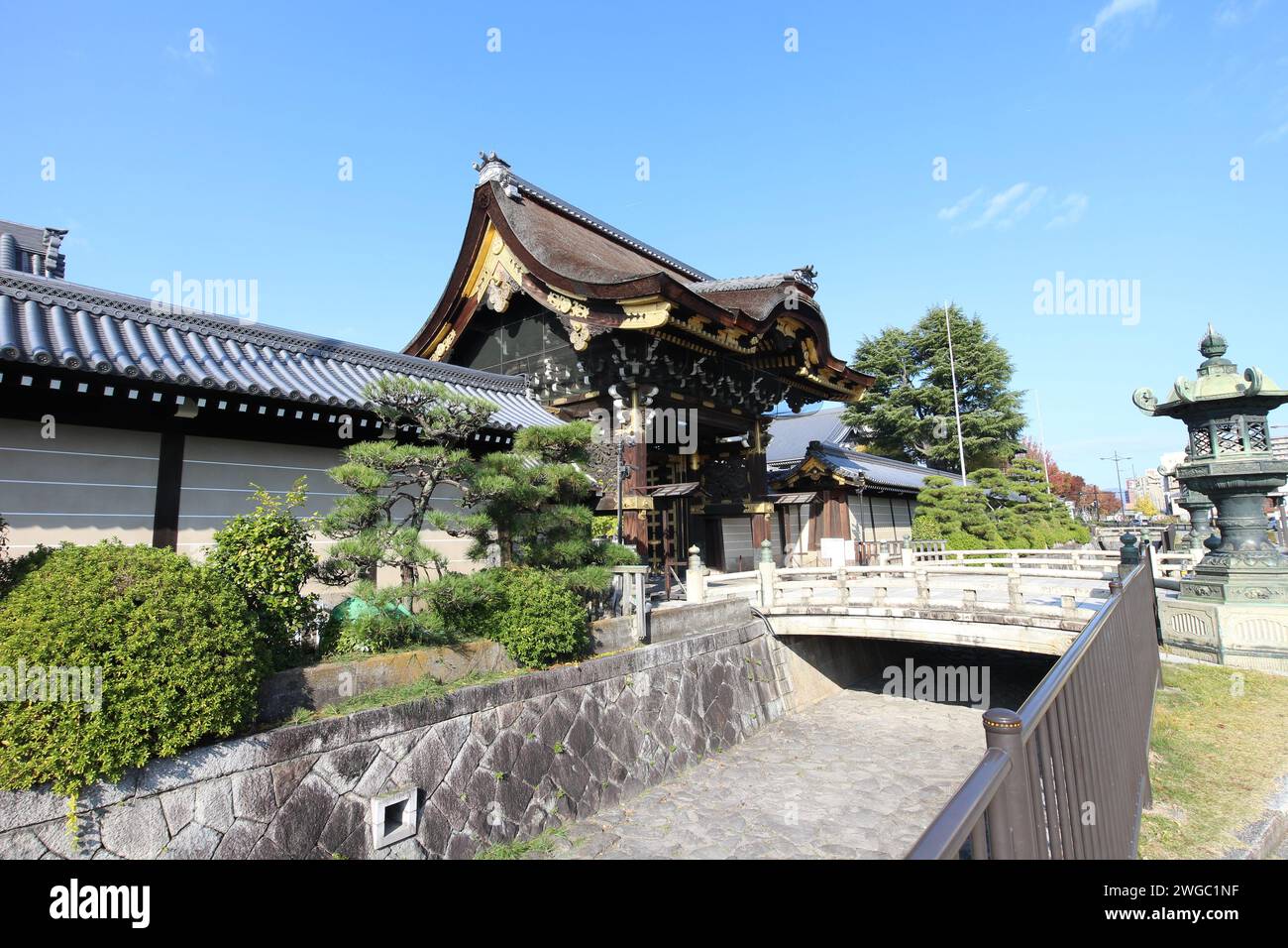 Amidado Gate in Nishi Hongwanji Temple, Kyoto, Japan Stock Photo - Alamy