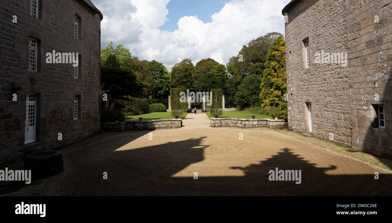 Medieval estate house hi-res stock photography and images - Alamy