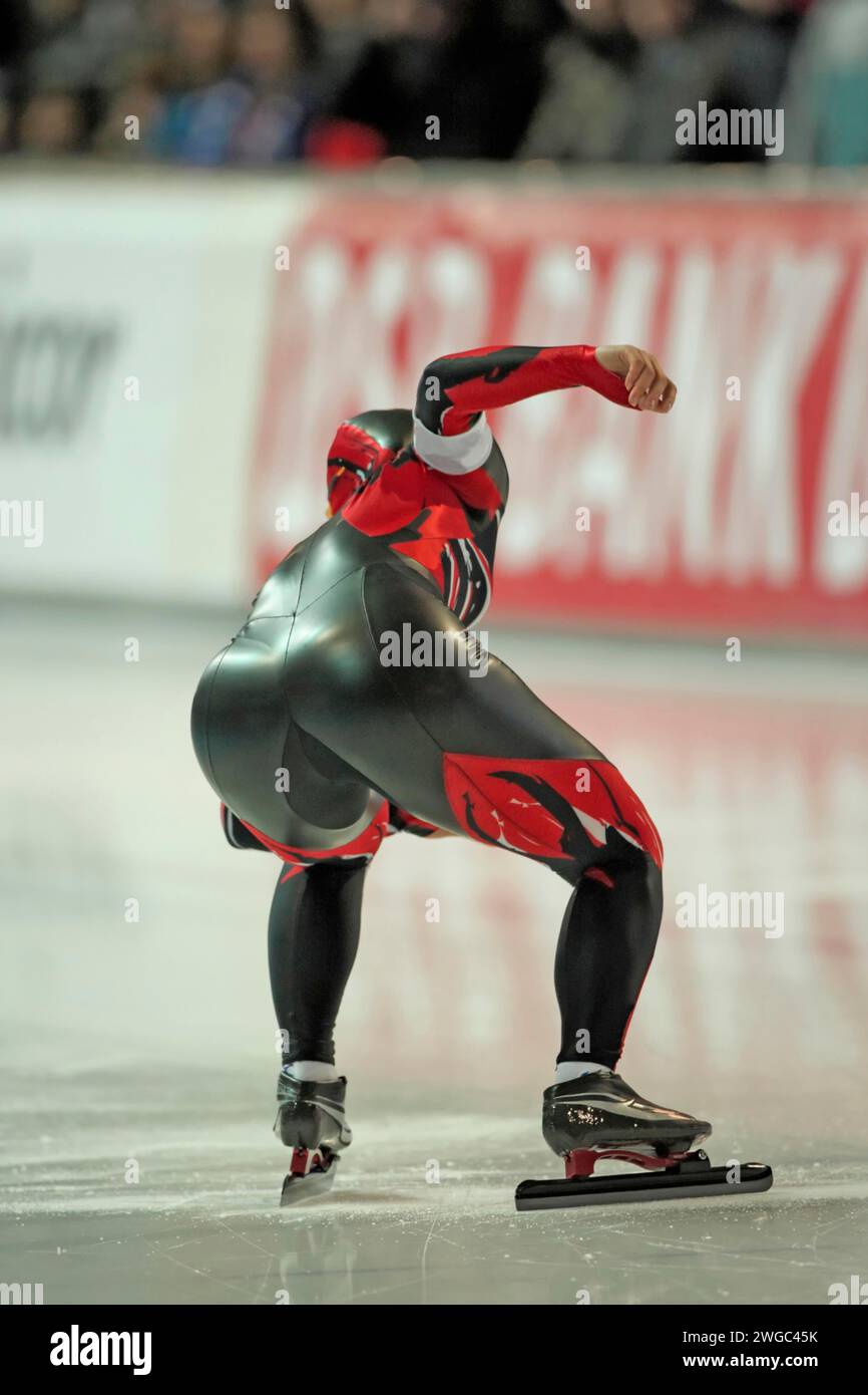 Starting position of a speed skater Stock Photo - Alamy