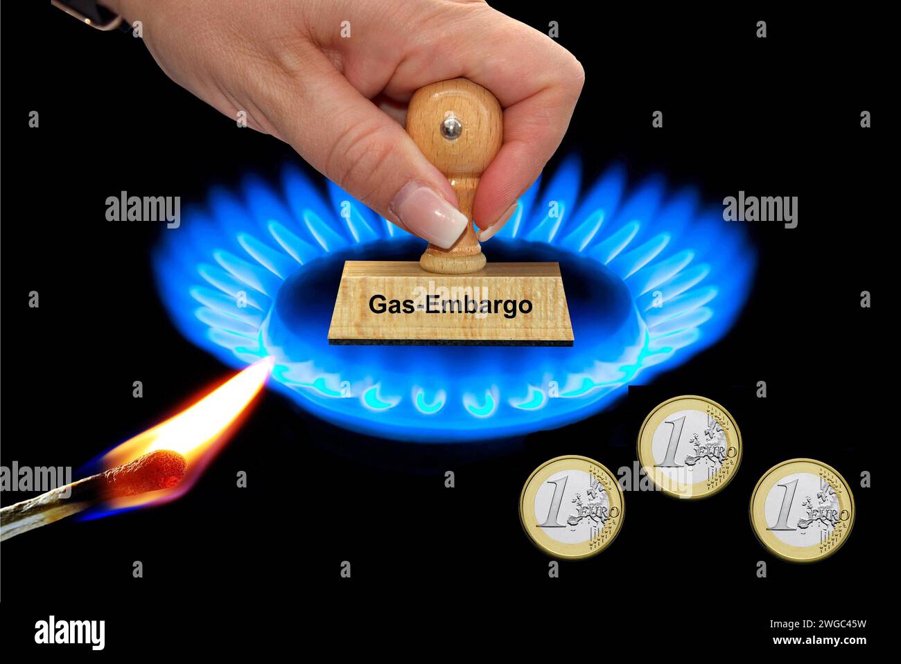 Match ignites gas stove hi-res stock photography and images - Alamy