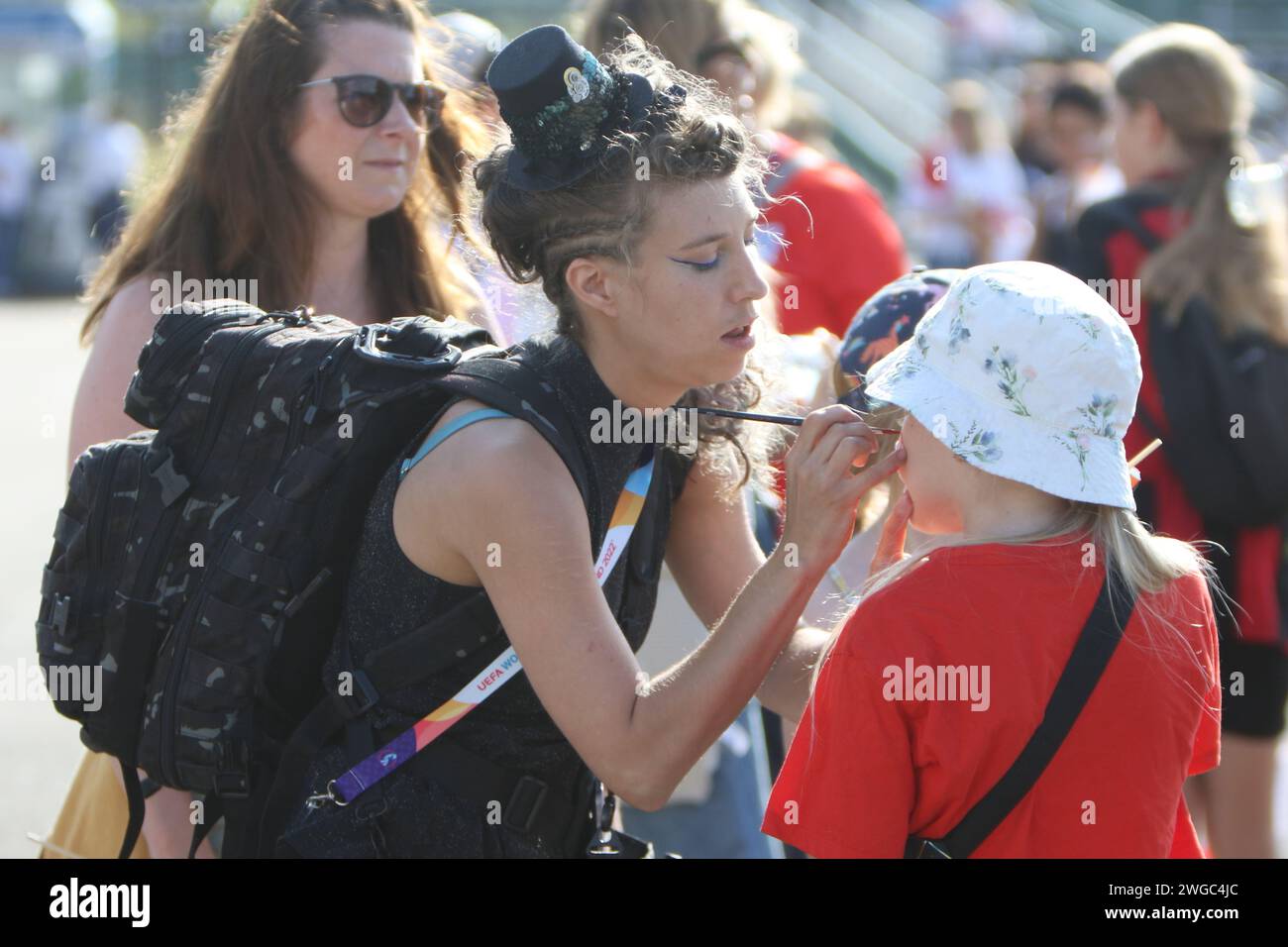 Facepainter paints a fans face England v Spain, UEFA Womens Euro 2022 ...