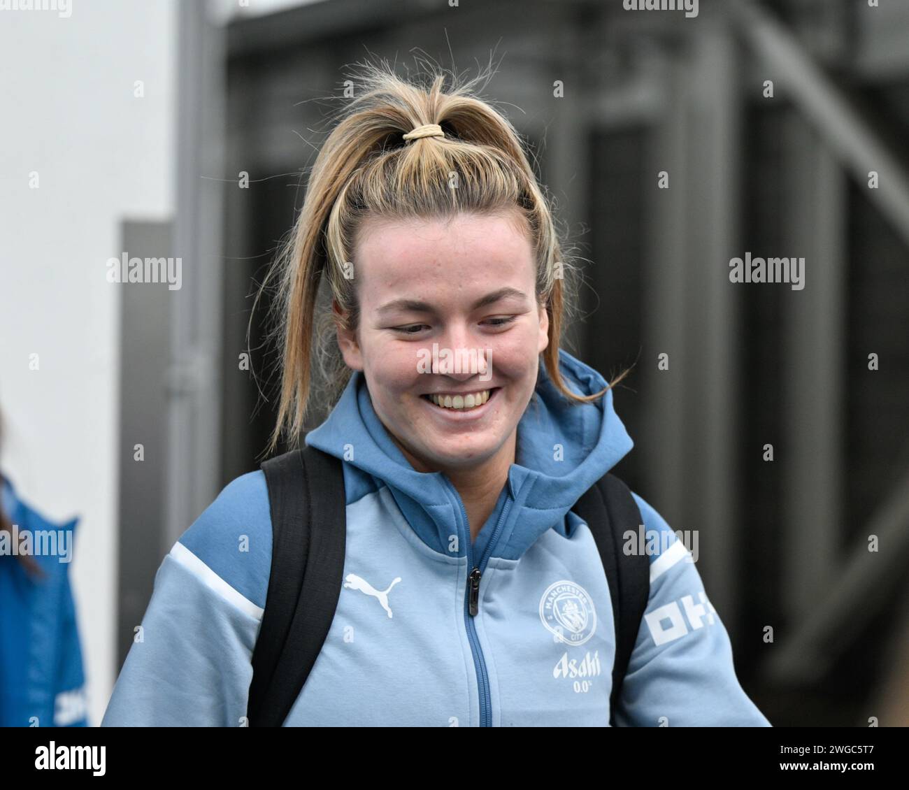 Lauren Hemp of Manchester City Women all smiles as she arrives ahead of ...