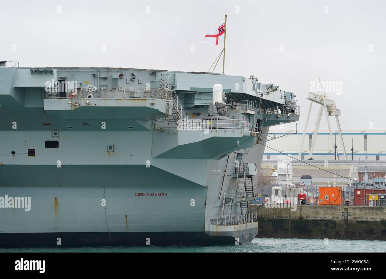 A view of the stern of the Royal Navy aircraft carrier HMS Queen ...
