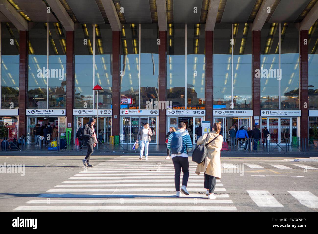 Der Bahnhof Roma Termini ist der Hauptbahnhof in Rom. Es handelt sich ...