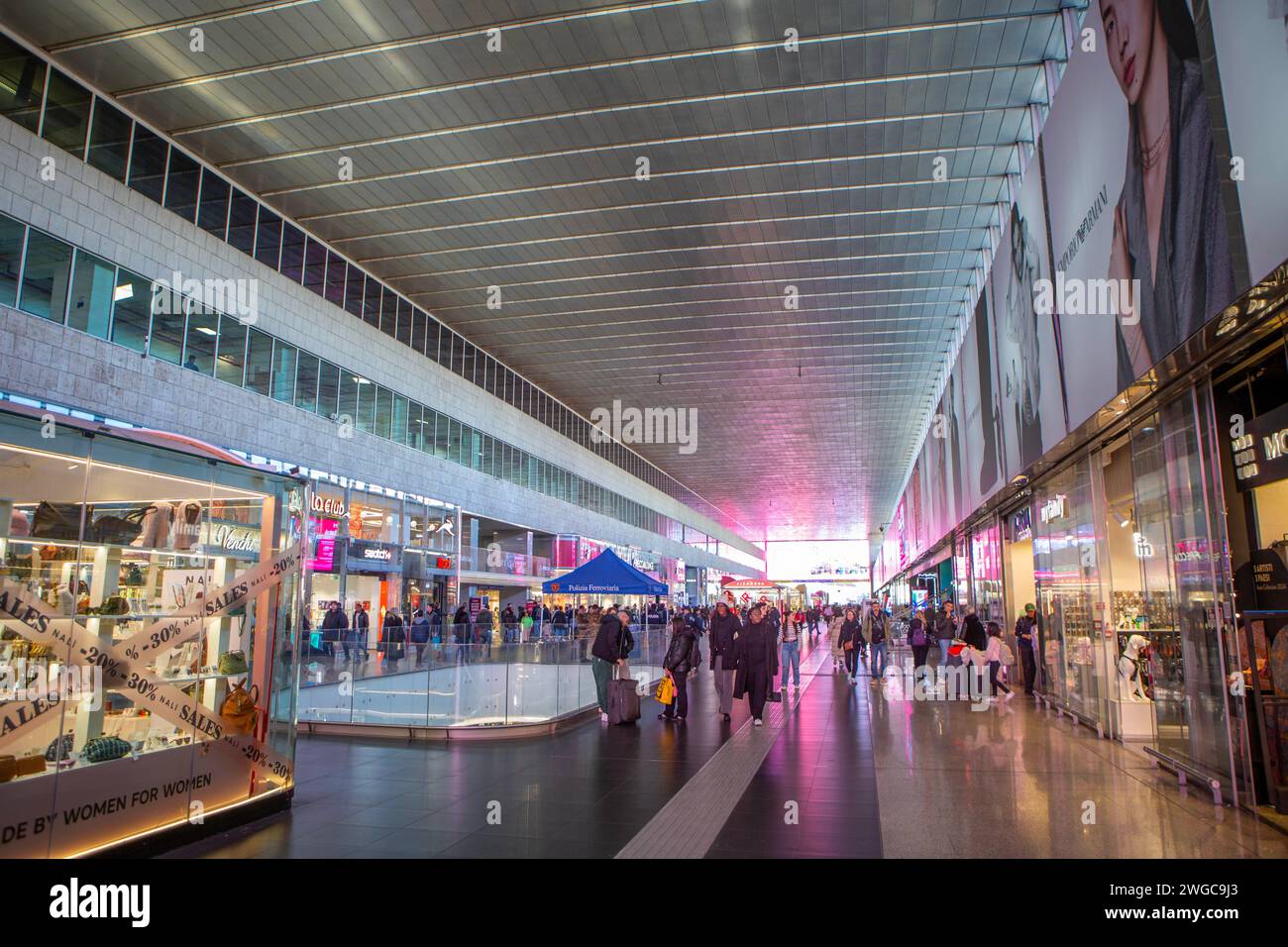 Der Bahnhof Roma Termini ist der Hauptbahnhof in Rom. Es handelt sich ...