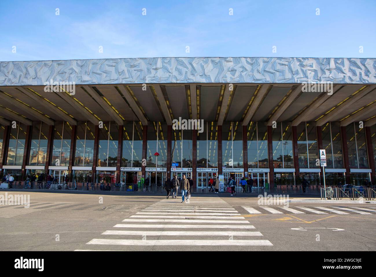 Der Bahnhof Roma Termini ist der Hauptbahnhof in Rom. Es handelt sich ...