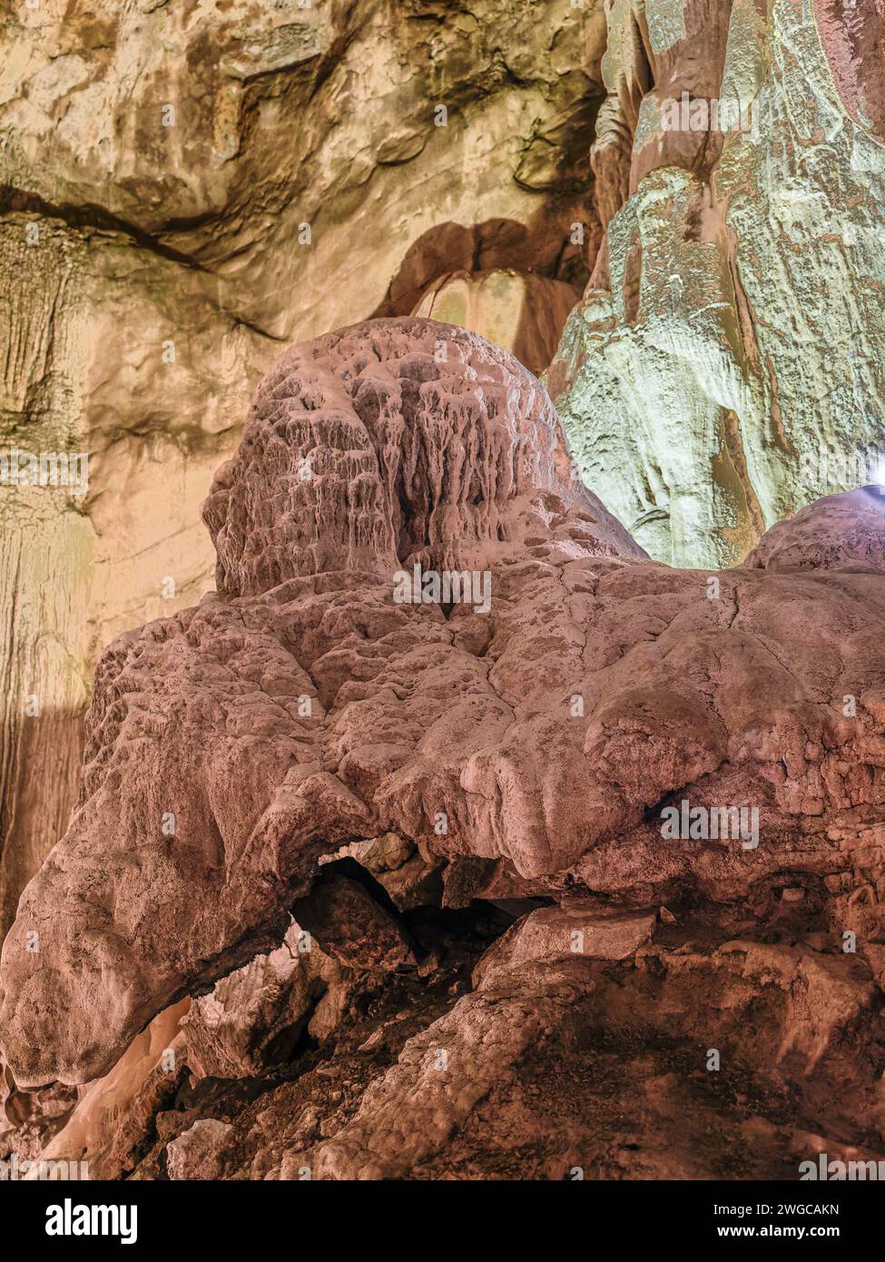 Las Güixas Cave, Villanúa, Pyrenees, Huesca, Aragon, Spain. Cave that ...