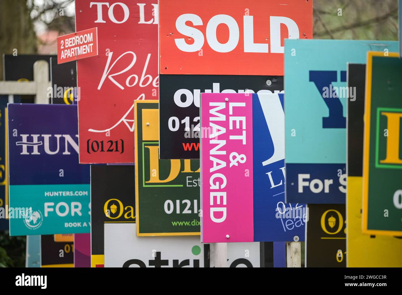 Rightmove sign sale hi-res stock photography and images - Alamy