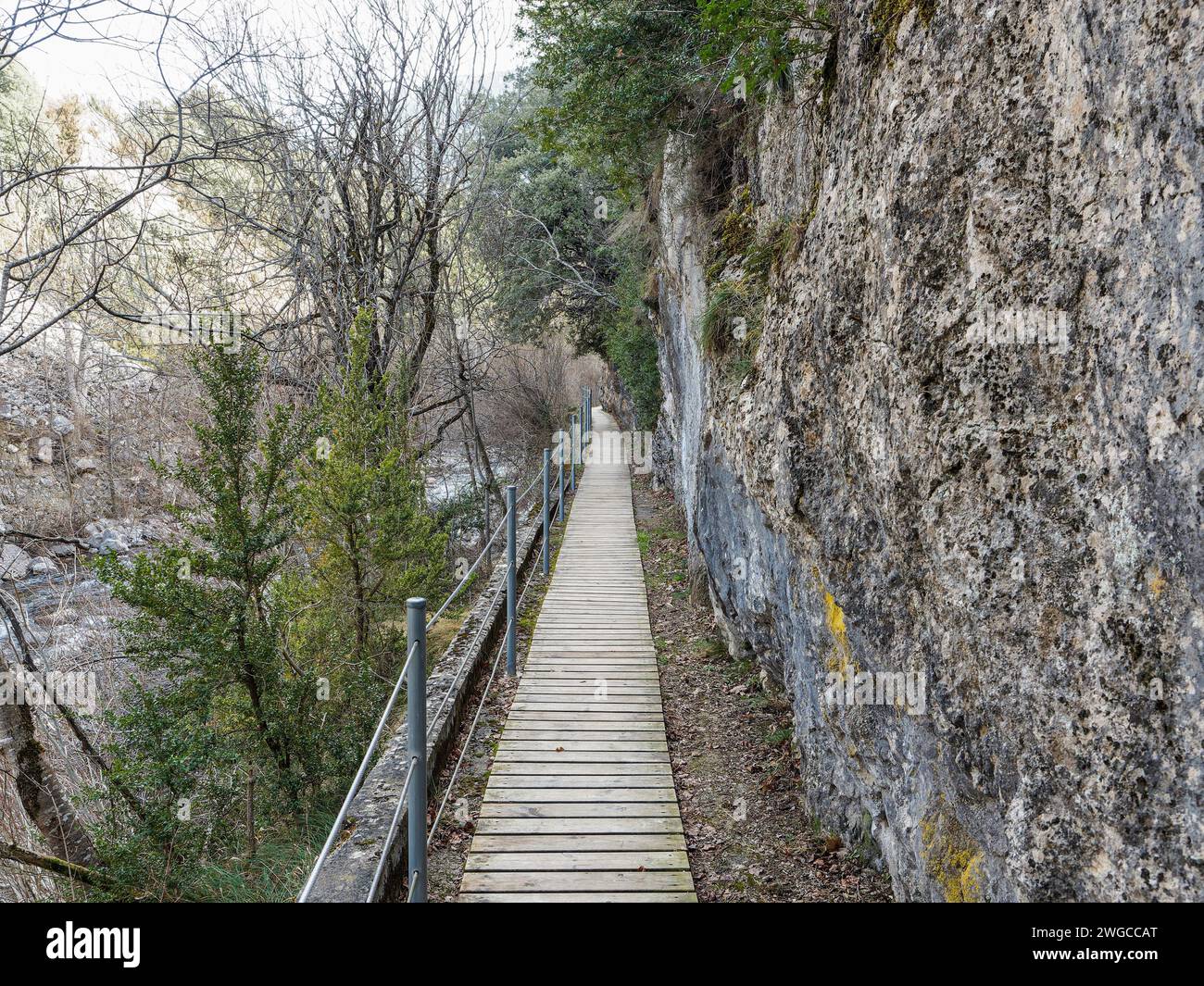 Wooden bridge on the mountain. Cueva de las Güisas Villanua. Landscape ...