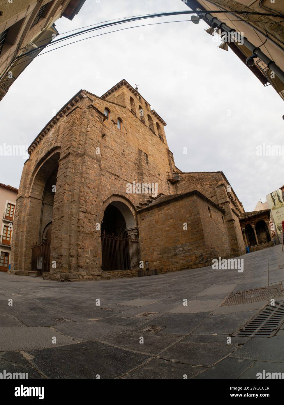 Entrada A La Catedral De Jaca De Estilo Romano Data En El Siglo XI En ...