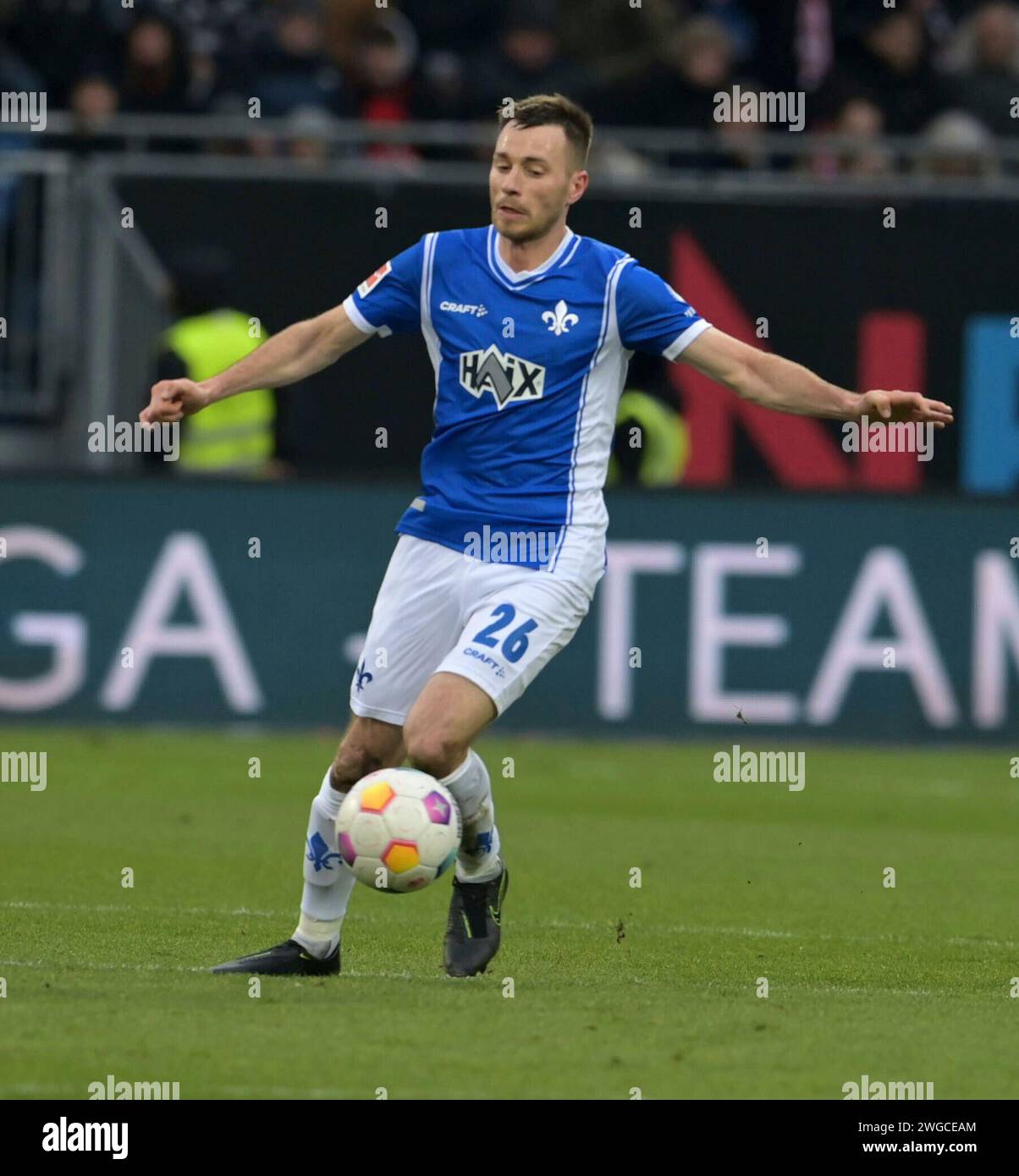 Matthias. Bader fotografiert beim Fußball Bundesliga Spiel Darmstadt ...