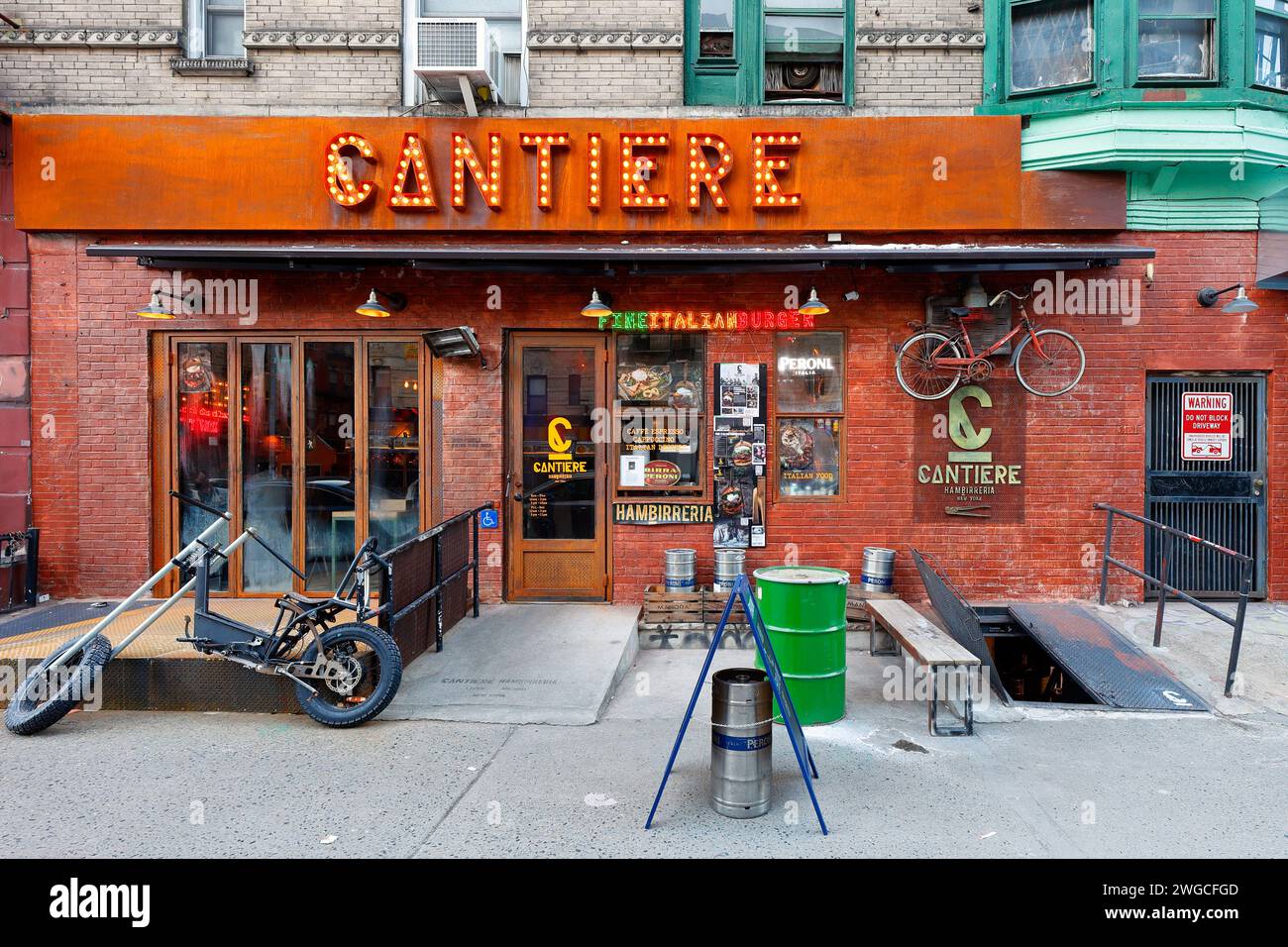 Cantiere Hambirreria, 41 Kenmare St, New York, NYC storefront photo of ...