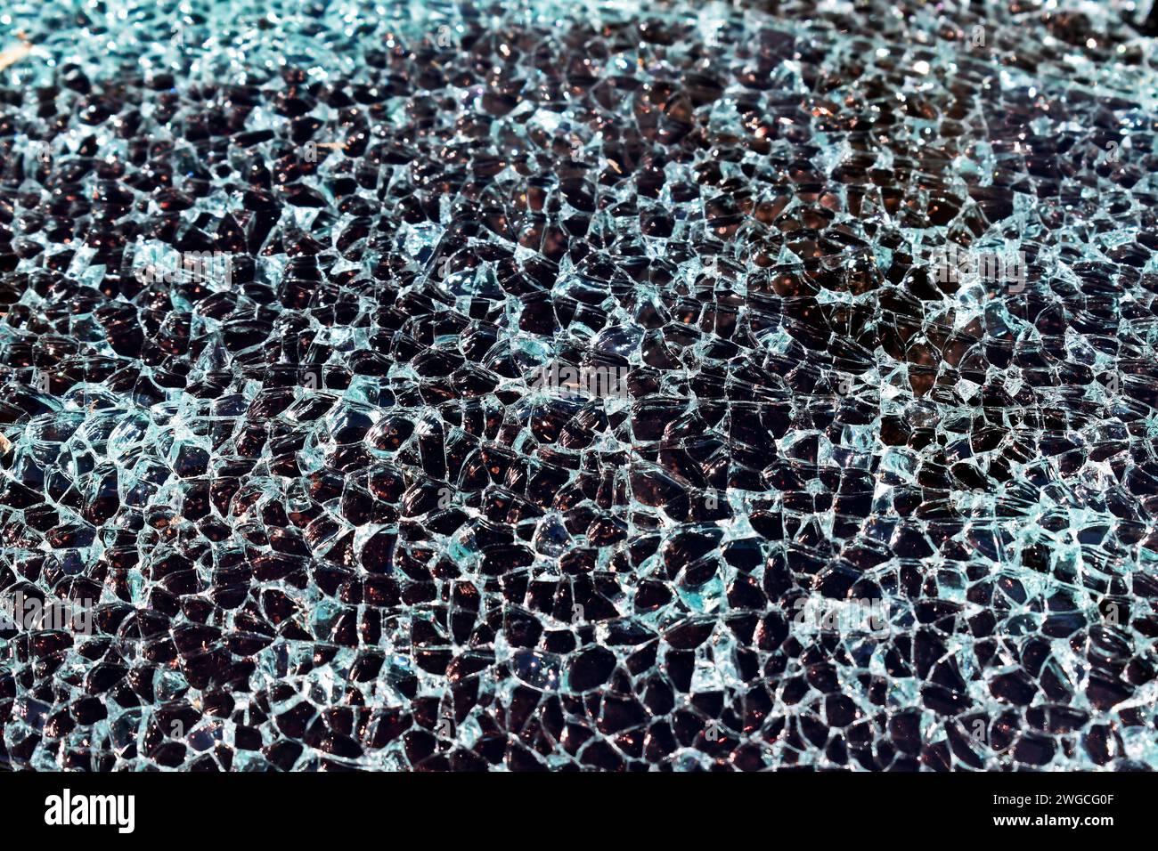 Broken glass texture hi-res stock photography and images - Alamy