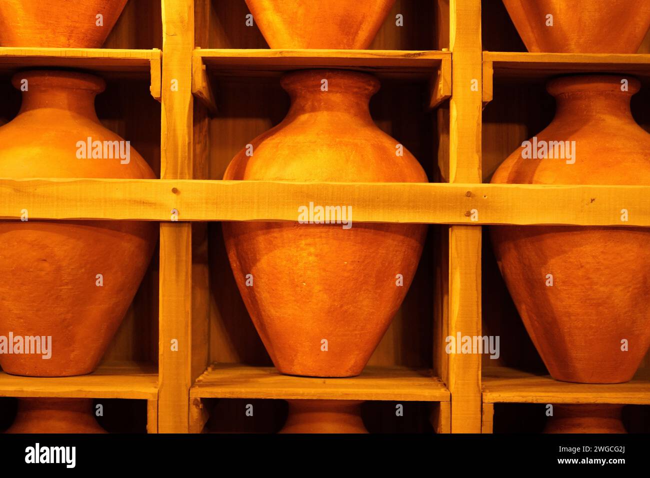 Earth toned pottery hi-res stock photography and images - Alamy