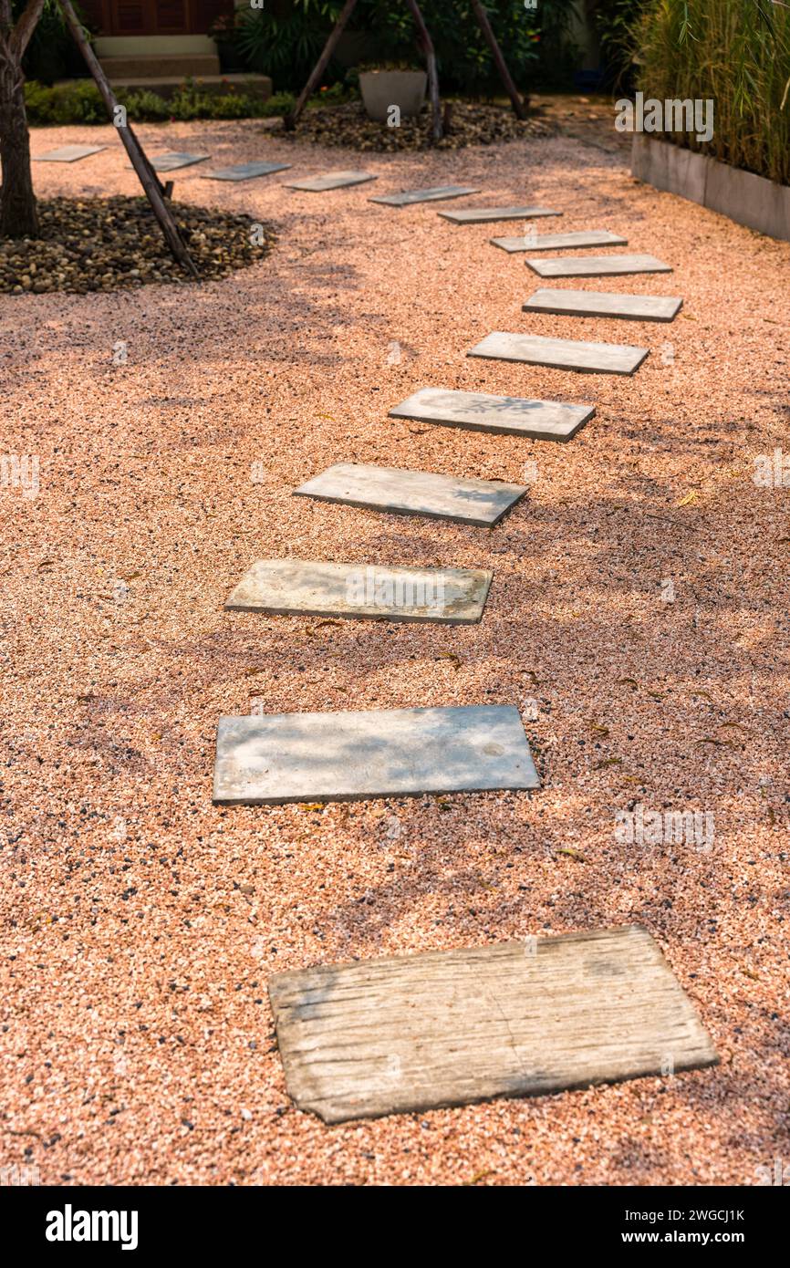 Japanese rock garden art stone gravel hi-res stock photography and ...