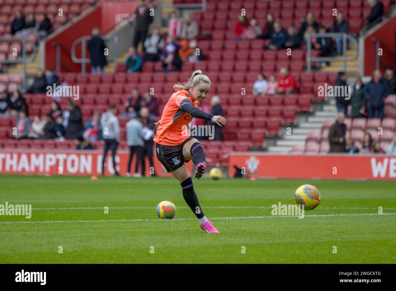 Southampton, England, 4th February 2024 Izzy Atkinson (77 Crystal ...
