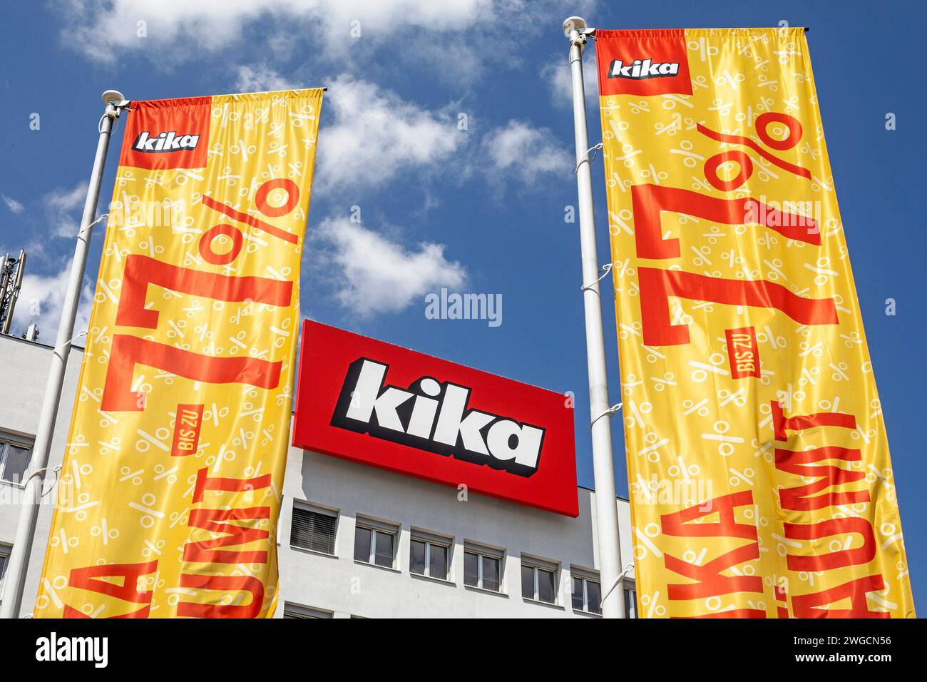 Kika store hi-res stock photography and images - Alamy