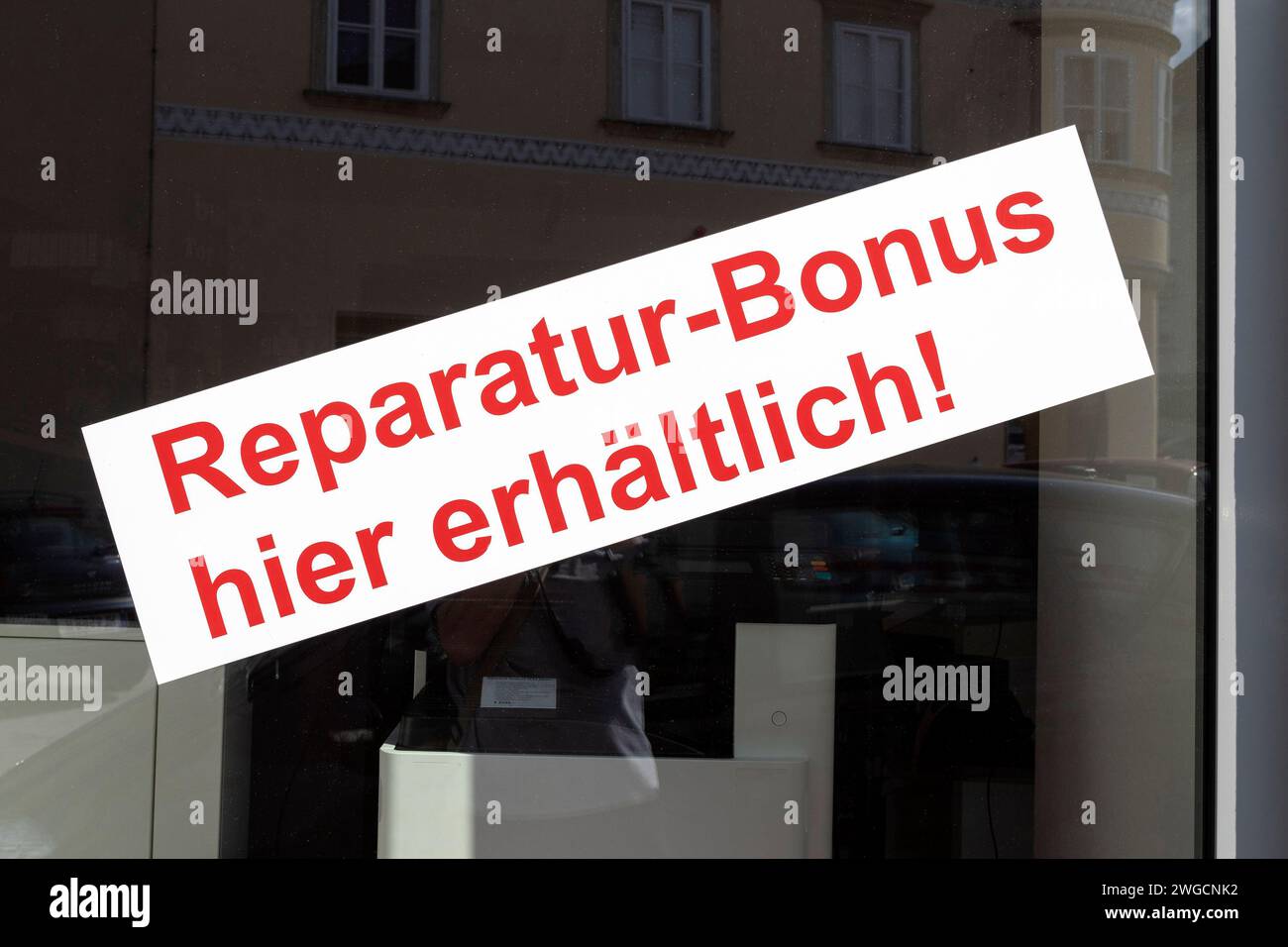 Repair bonus hi-res stock photography and images - Alamy