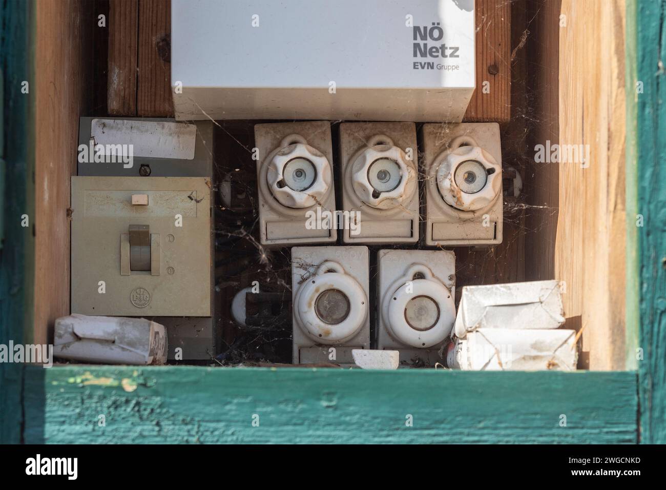 Old fuses fuse box hi-res stock photography and images - Alamy