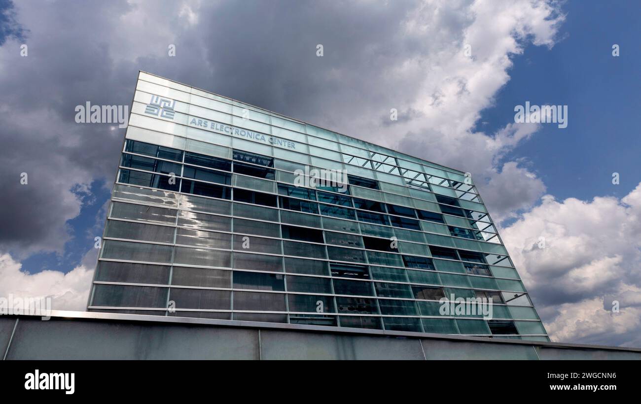 Linz and ars electronica centre hi-res stock photography and images - Alamy
