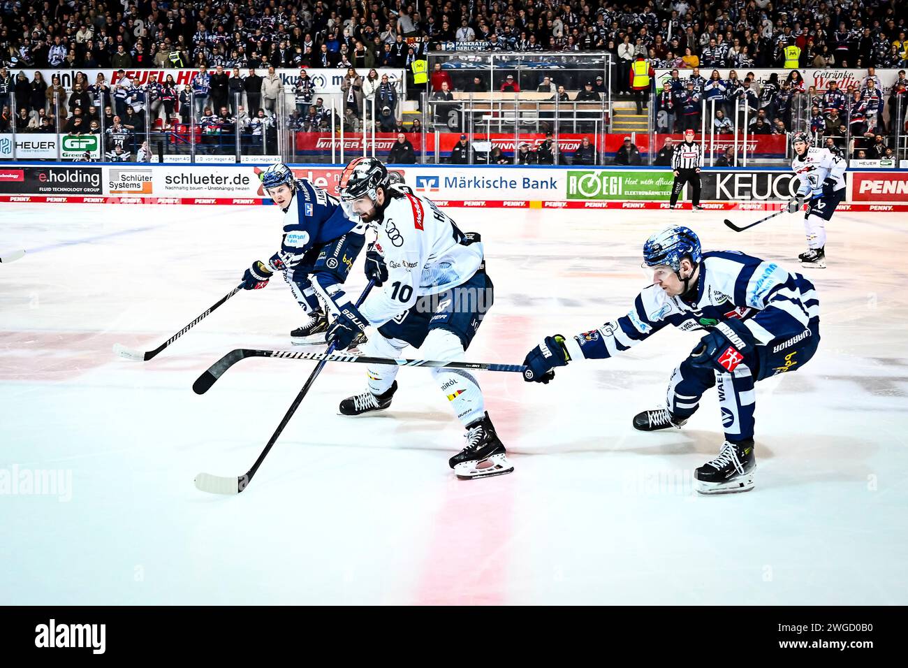 Iserlohn, Deutschland. 04th Feb, 2024. John Broda (Iserlohn Roosters ...