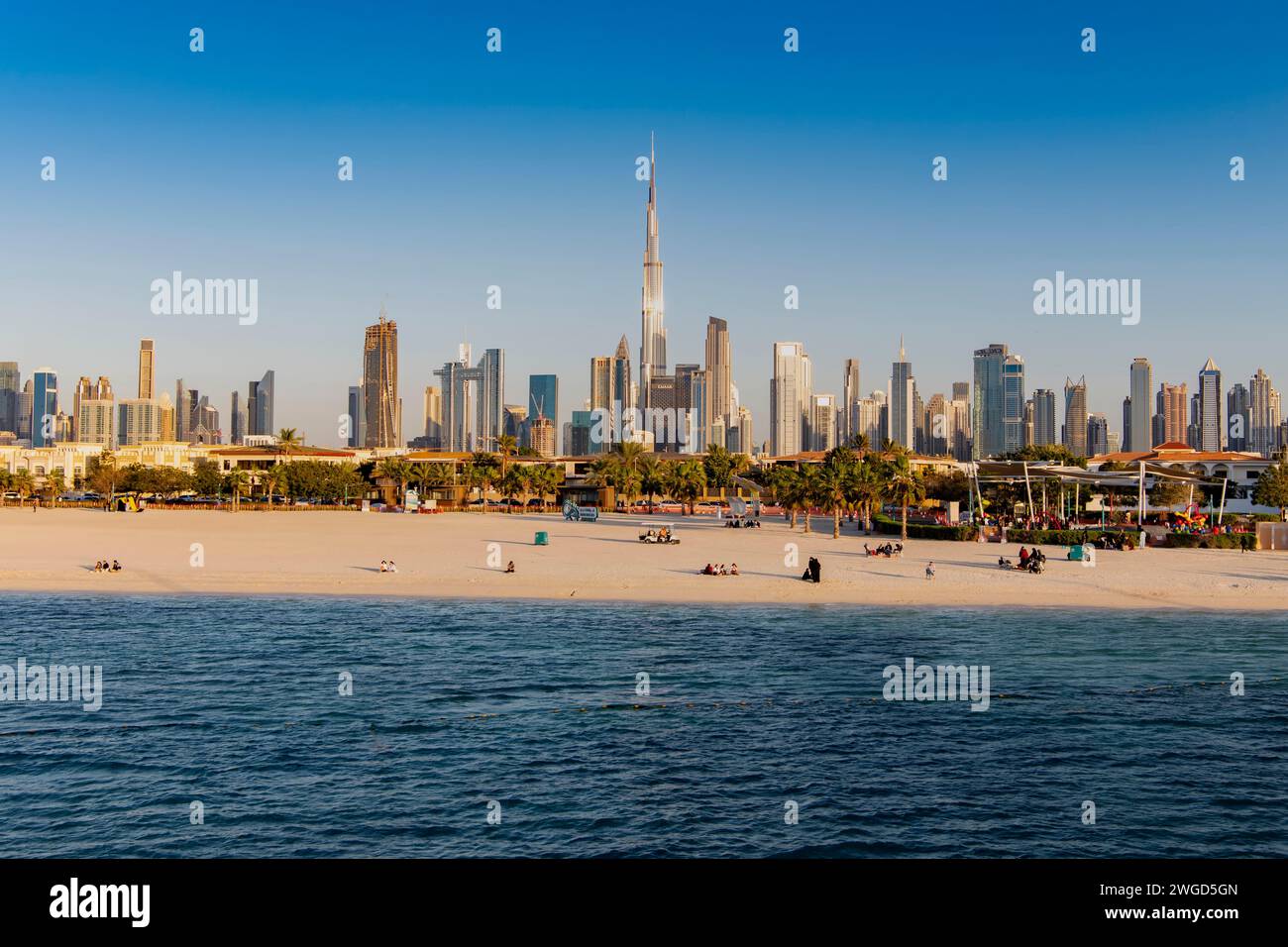 Dubai beach family hi-res stock photography and images - Alamy