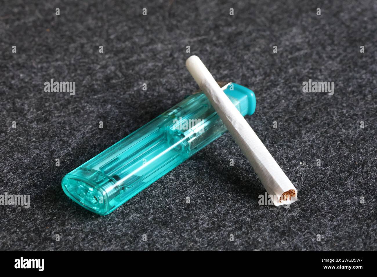 Tabac à rouler hi-res stock photography and images - Alamy