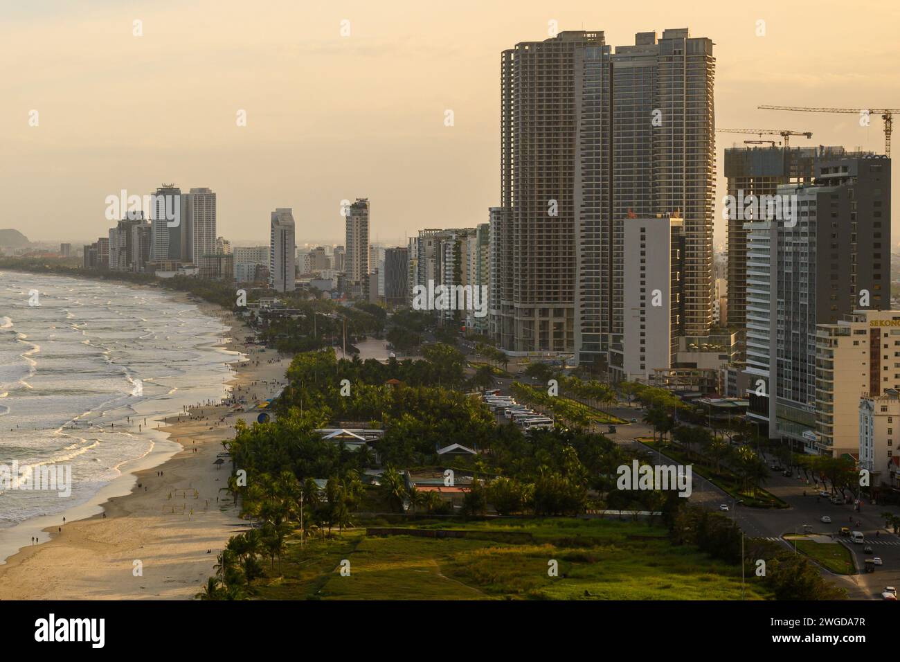 Seascape of Da nang Beach at sunset, Da Nang, Vietnam Stock Photo - Alamy