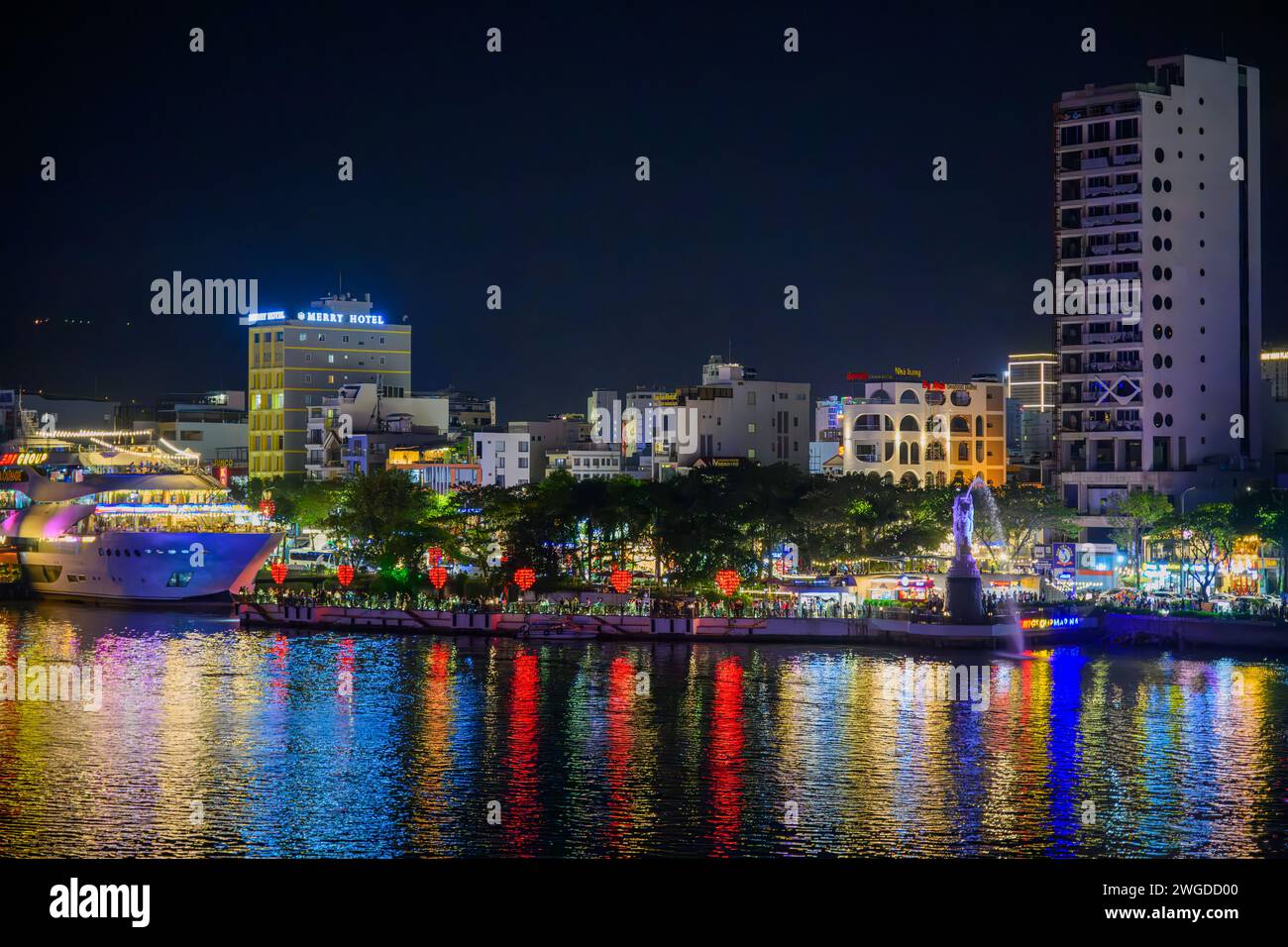 The Da Nang Merlion in DHC Marina, Da Nang, Vietnam Stock Photo - Alamy