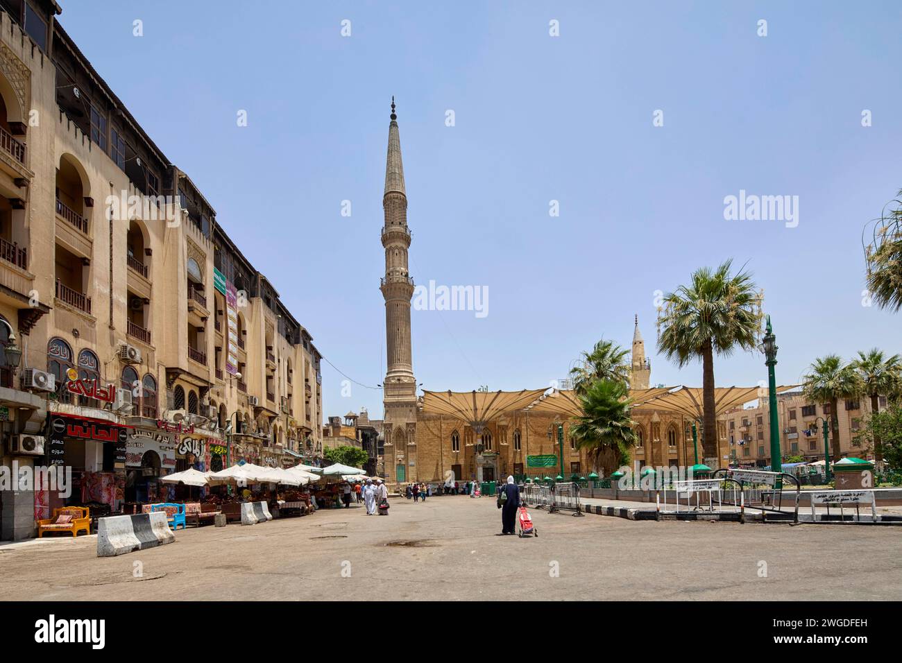 Al hussein mosque cairo hi-res stock photography and images - Alamy
