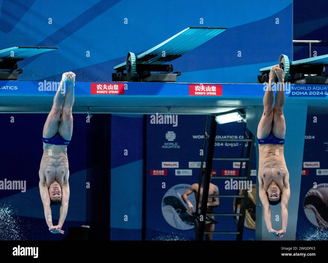 Diving 3m springboard sinchronized men hi-res stock photography and ...