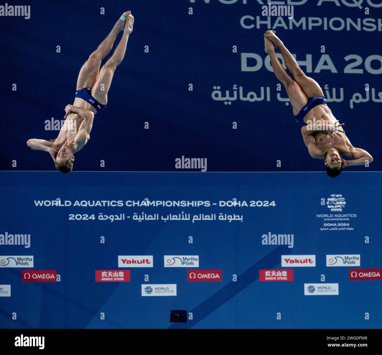 Diving 3m springboard sinchronized men hi-res stock photography and ...