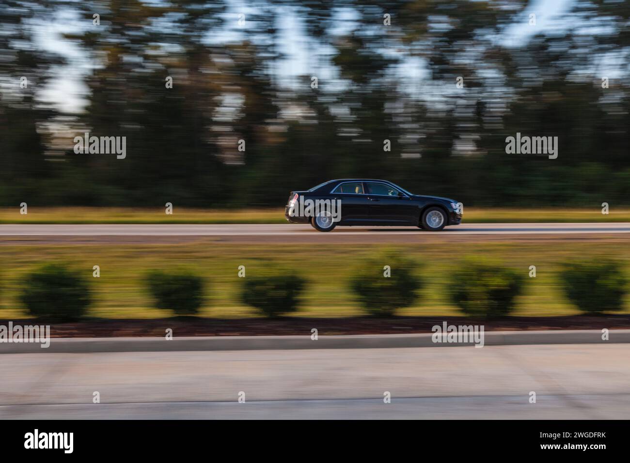 Car speeding on the Interstate 10 highway, Louisiana Stock Photo - Alamy