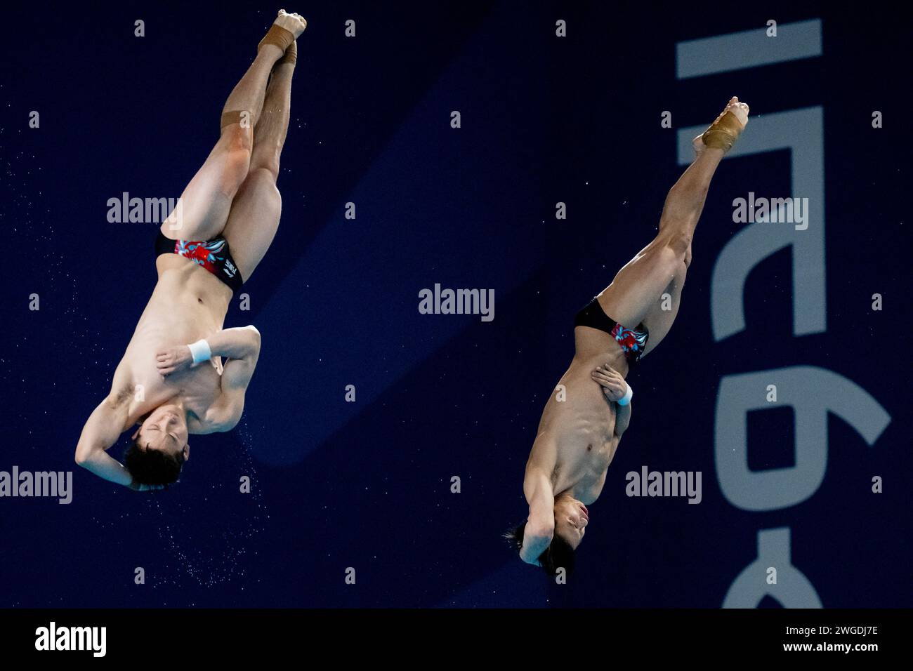 Diving 3m springboard sinchronized men hi-res stock photography and ...
