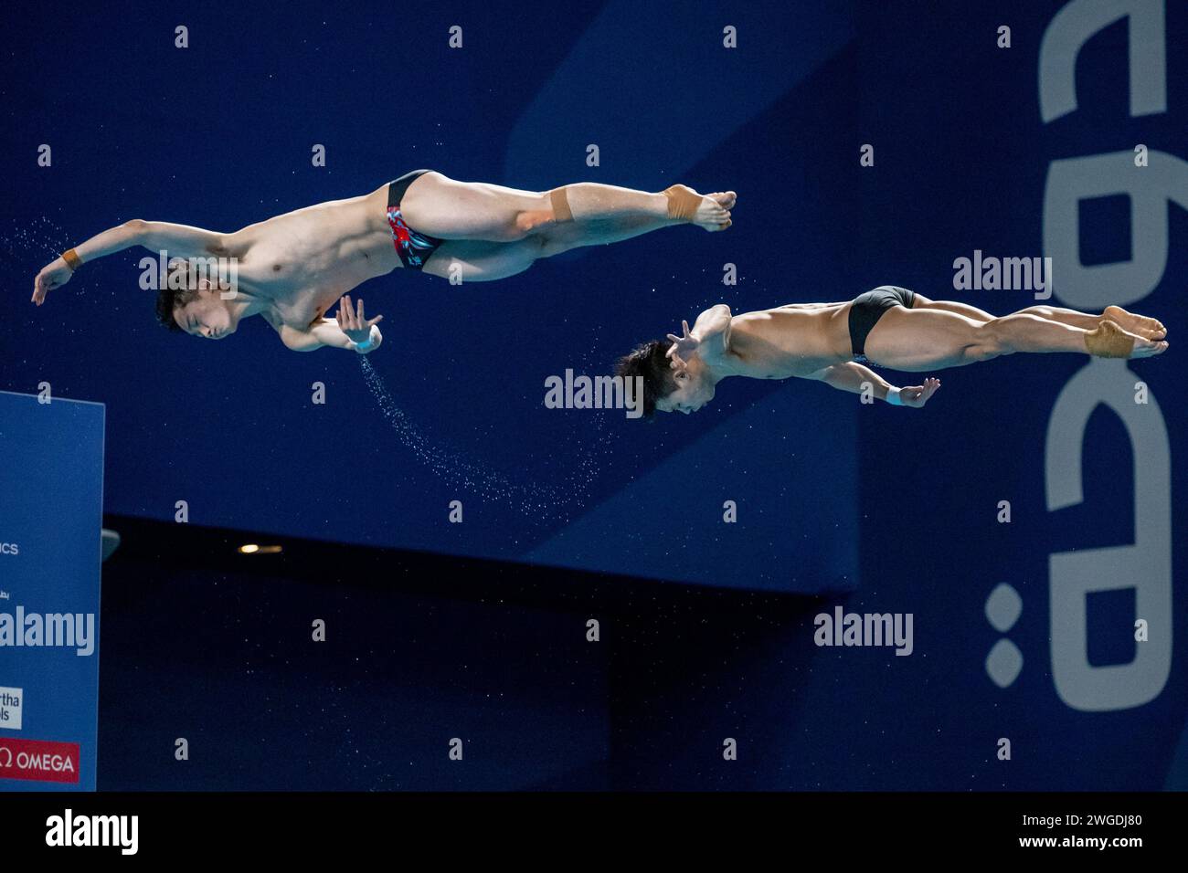 Diving 3m springboard sinchronized men hi-res stock photography and ...