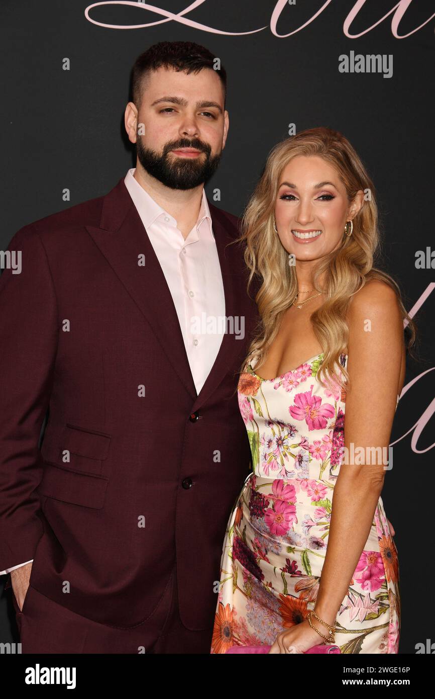 LOS ANGELES, CALIFORNIA - FEBRUARY 03: (L-R) Chris Howard and Lizzie ...