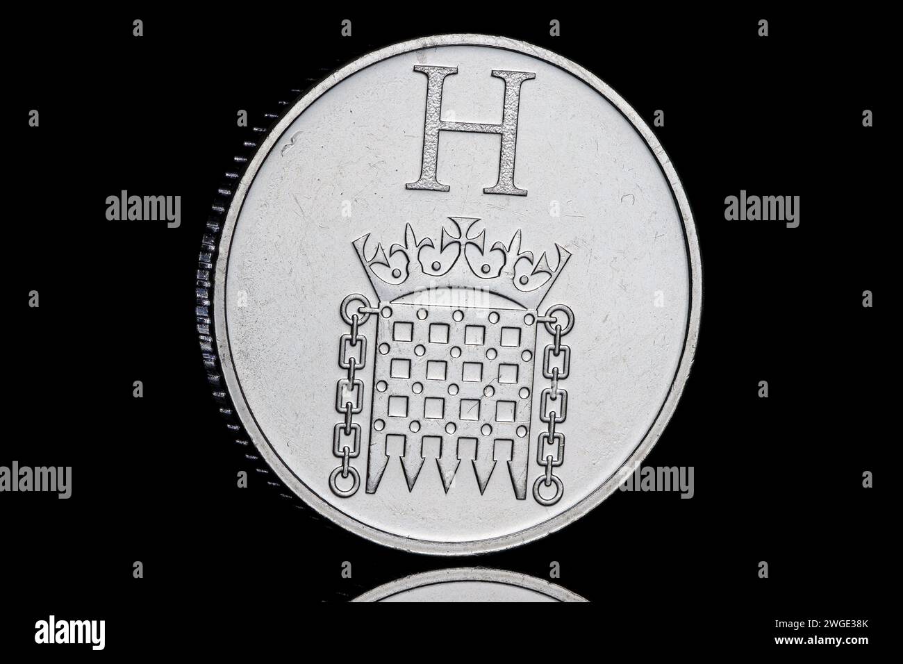 The letter 'H' for Houses Of Parliament on a 2018 A to Z 10 pence coin ...