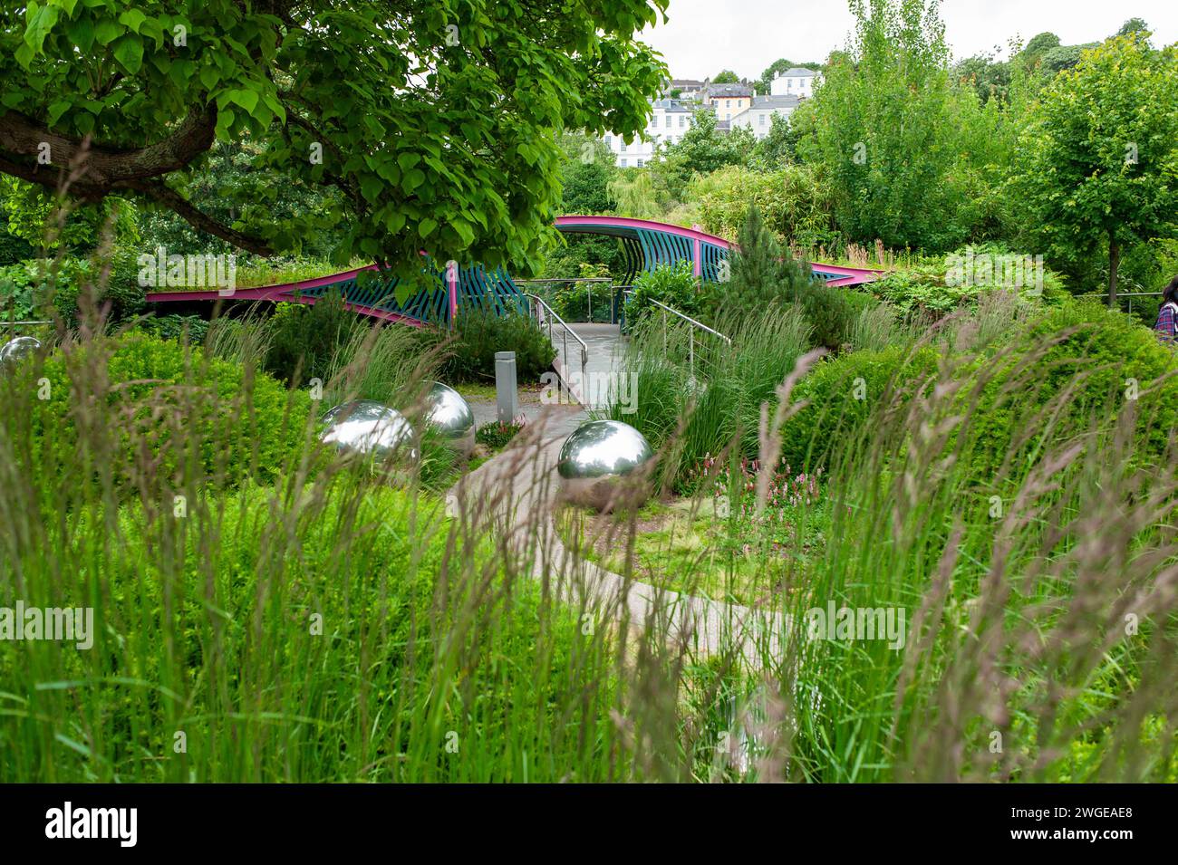 Fitzgerald's Park (Páirc Mhic an Ghearailt). Popular green space with a ...