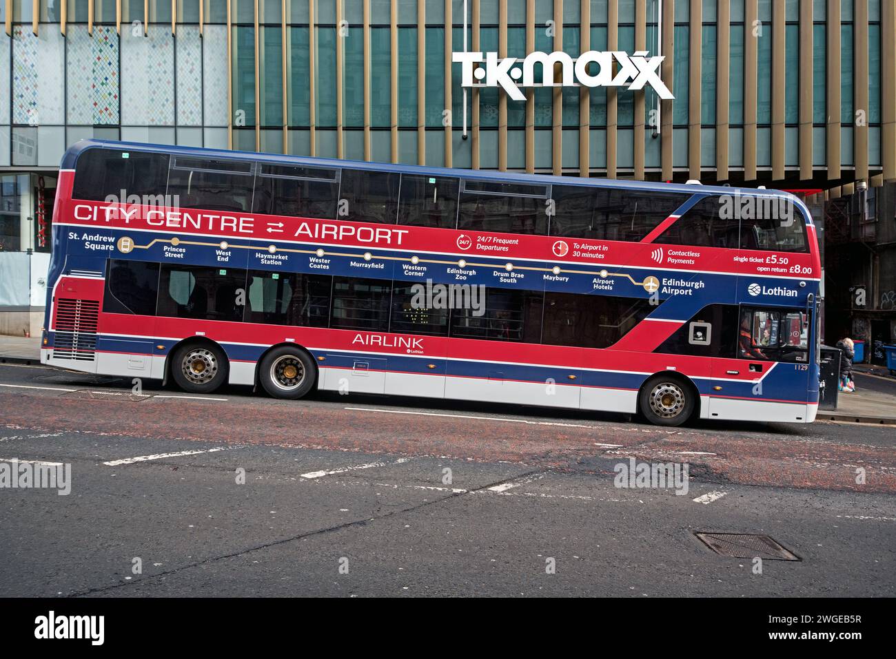 Airlink bus, Edinburgh City Centre to Airport shuttle bus waiting ...